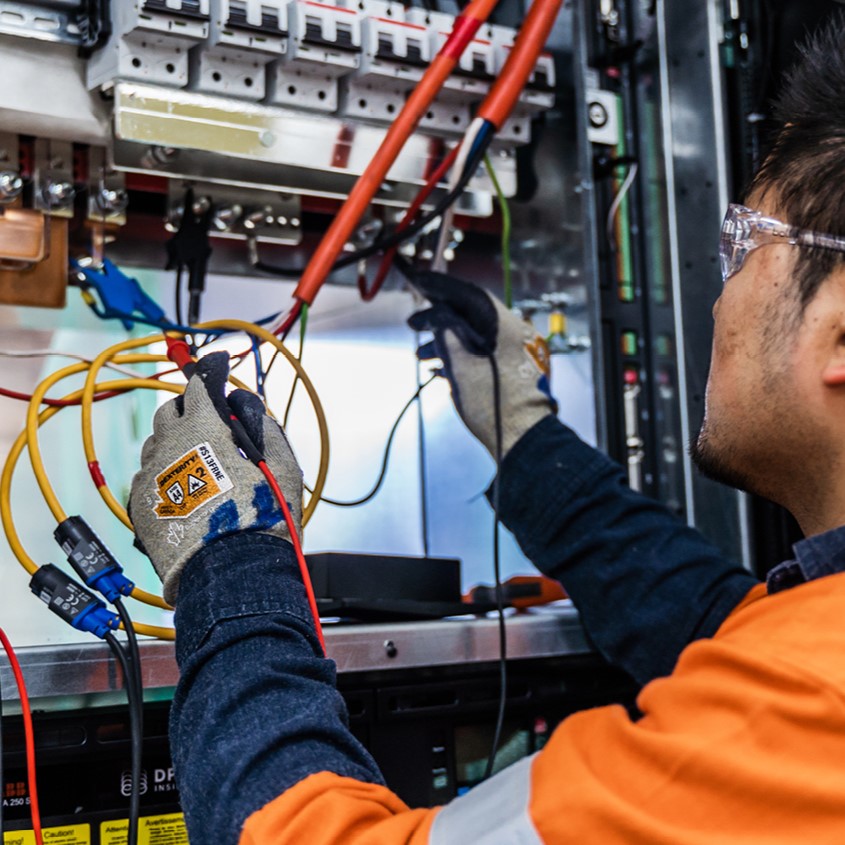 Quality UPS Maintenance: Keeping Your Business Protected | EPT